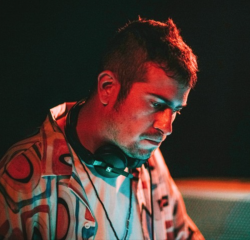 connected continue de mener la scène afro house de front avec un ...